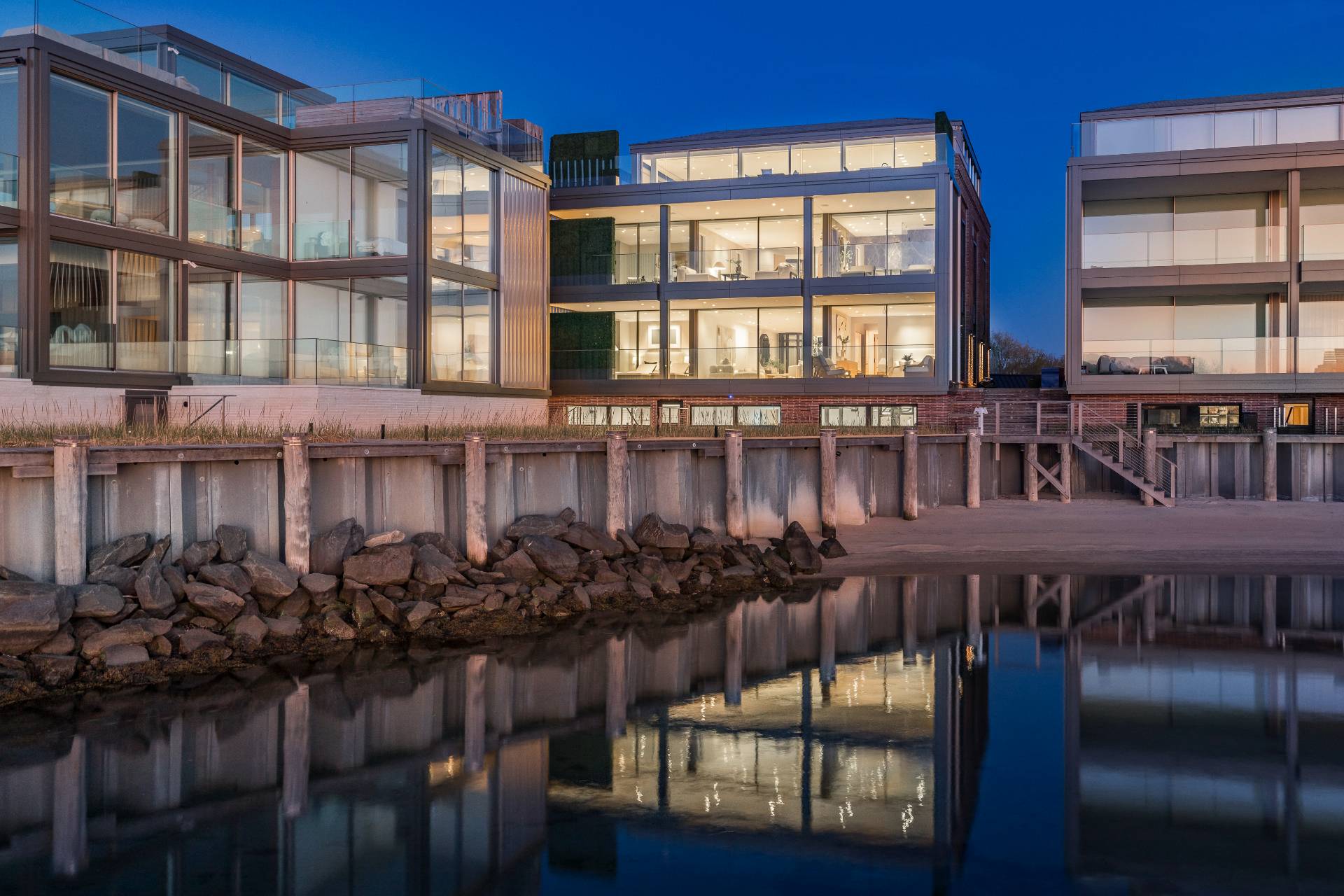 Hamptons Monthly Market Movement - Bespoke Real Estate